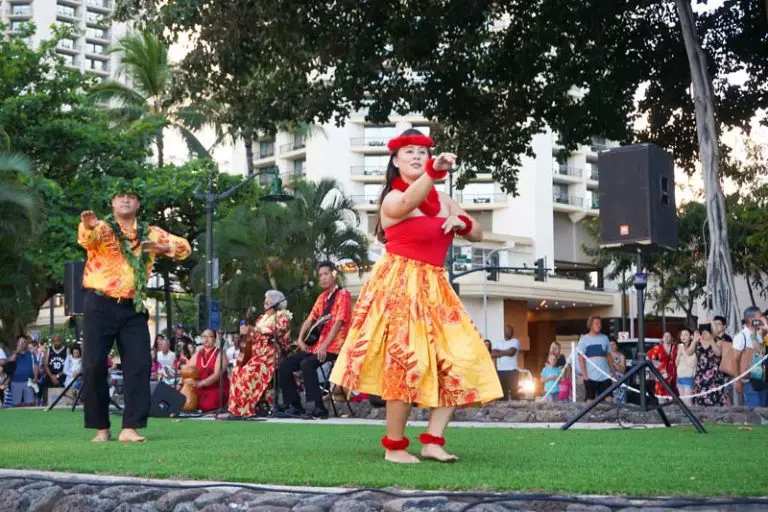 Ultimate Guide to Free Hula Shows on Oahu - Andrea Peacock